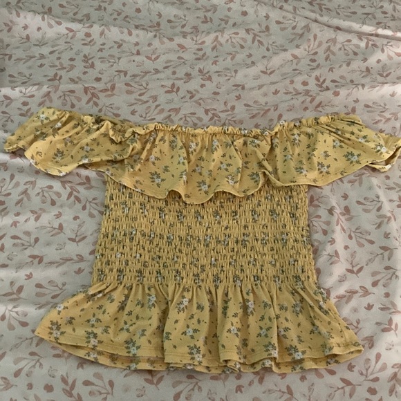 Soho Girls | Tops | Super Cute Yellow Top | Poshmark